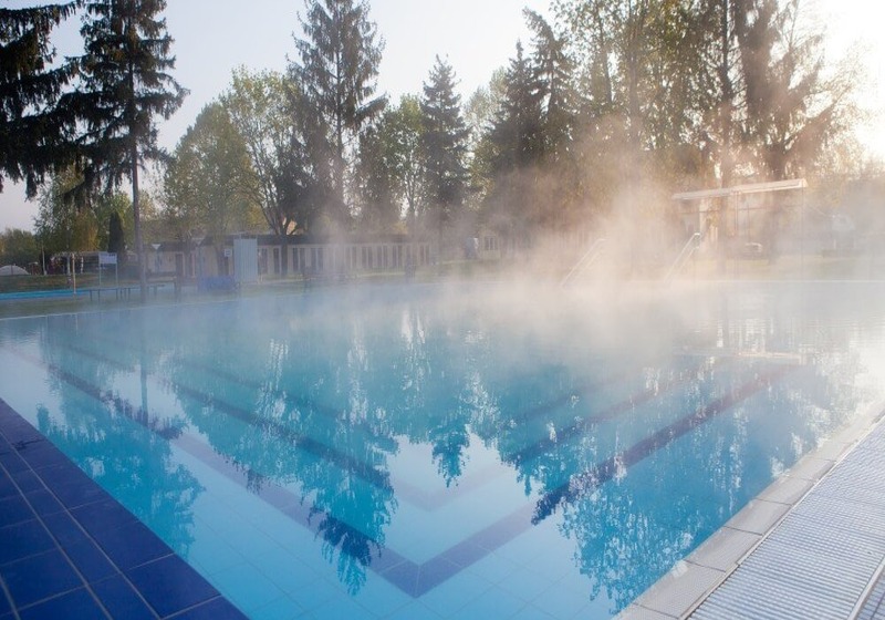 6 Easy Methods to Heat a Swimming Pool and Extend Your Swim Season